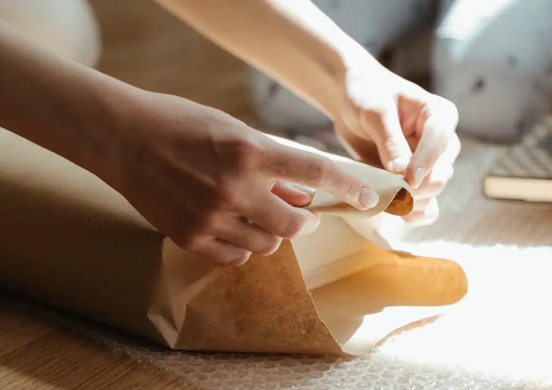 Ein Paket ohne Karton verpacken? Ja, das ist möglich! Vorschläge für v ...